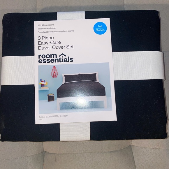 Room Essentials | Bedding | New Room Essentials 3 Piece Duvet Cover ...